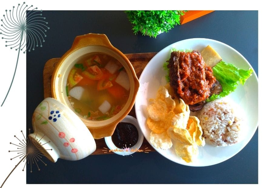 Review Posin Bakery and Cafe: Tempat Nongkrong Asik di Semarang - Ismesoft