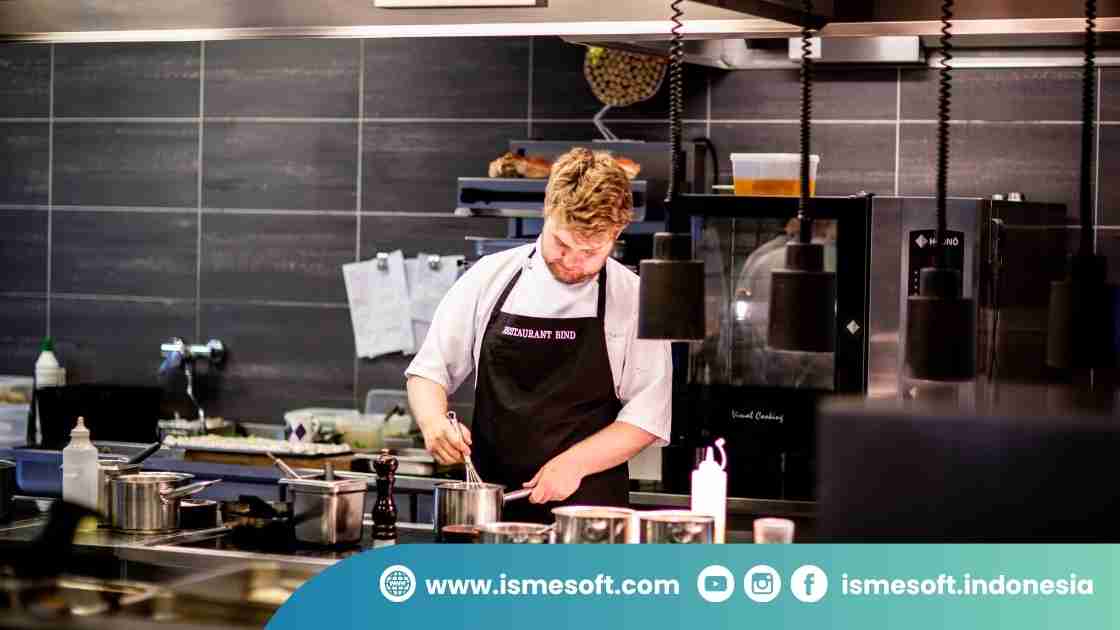 Apa Itu Cook Helper? Pengertian, Tugas, Syarat, dan Jenjang Karier ...
