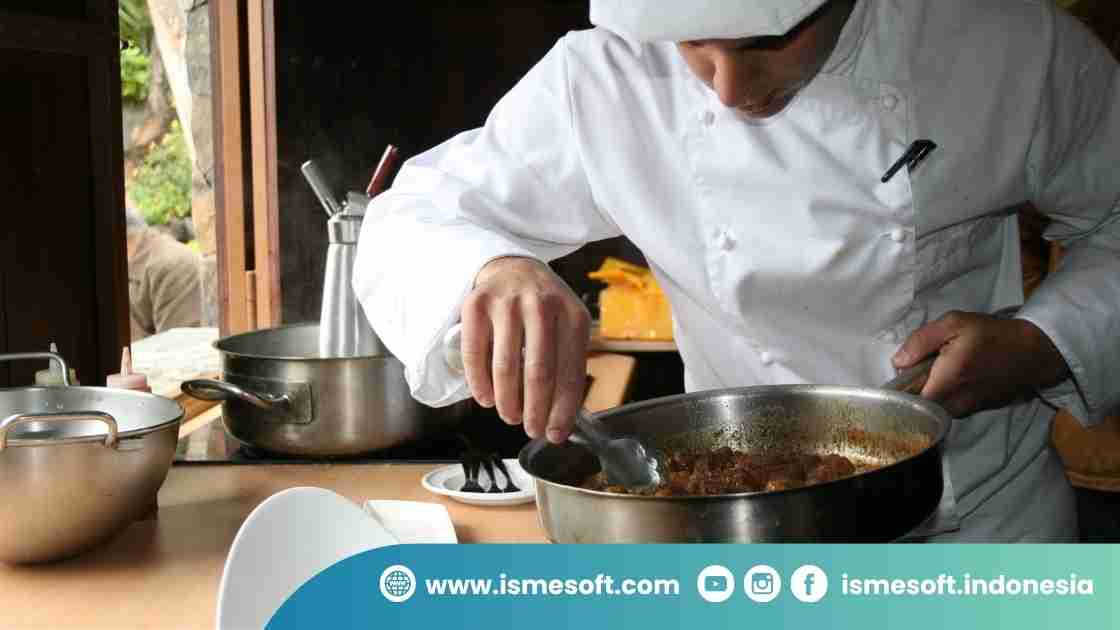 Apa Itu Cook Helper? Pengertian, Tugas, Syarat, dan Jenjang Karier ...